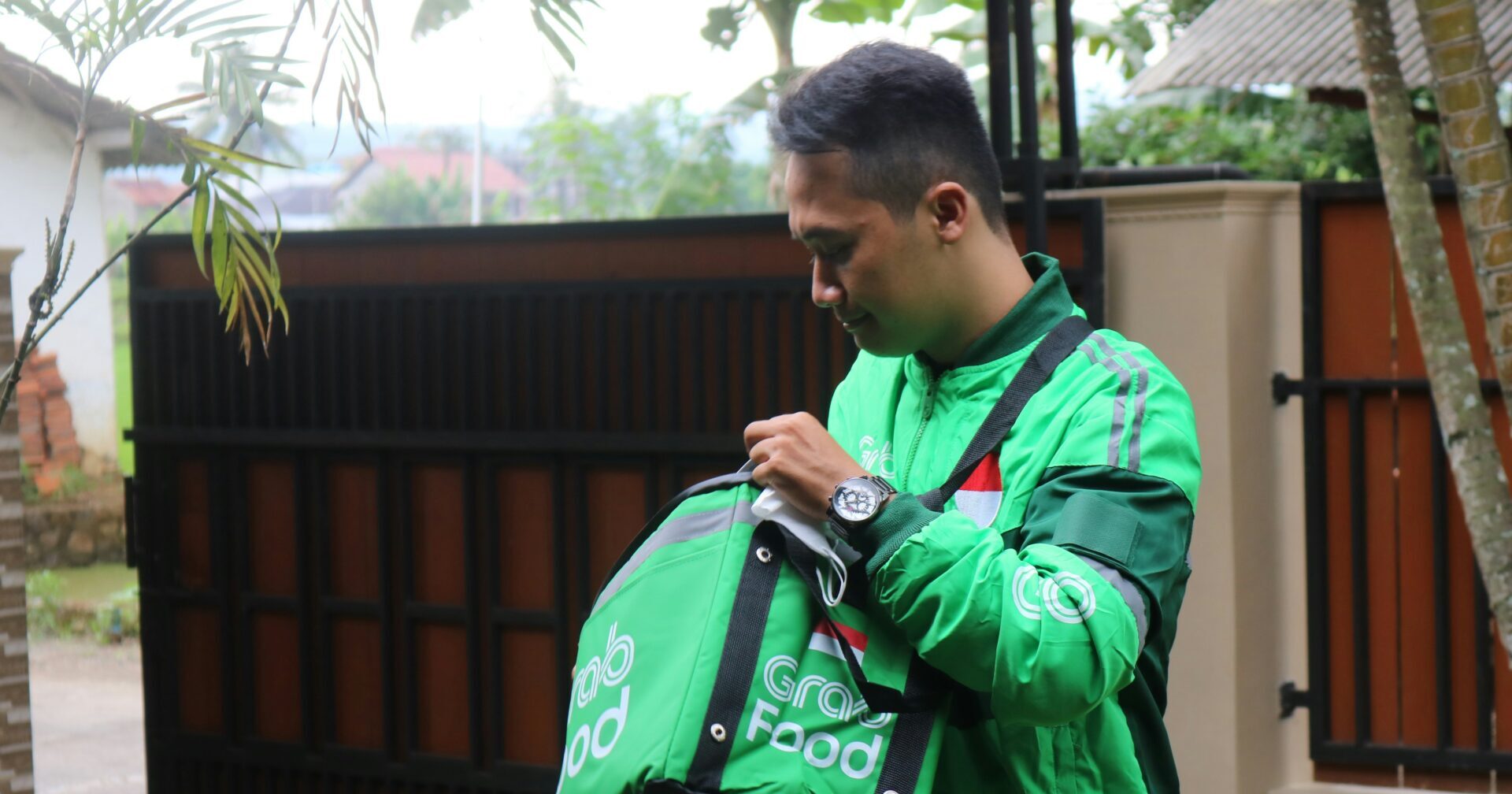 【2025年最新】コムタムとは？ホーチミン・ハノイのおすすめ店と食べ方ガイド | VietScout（ベトスカウト）