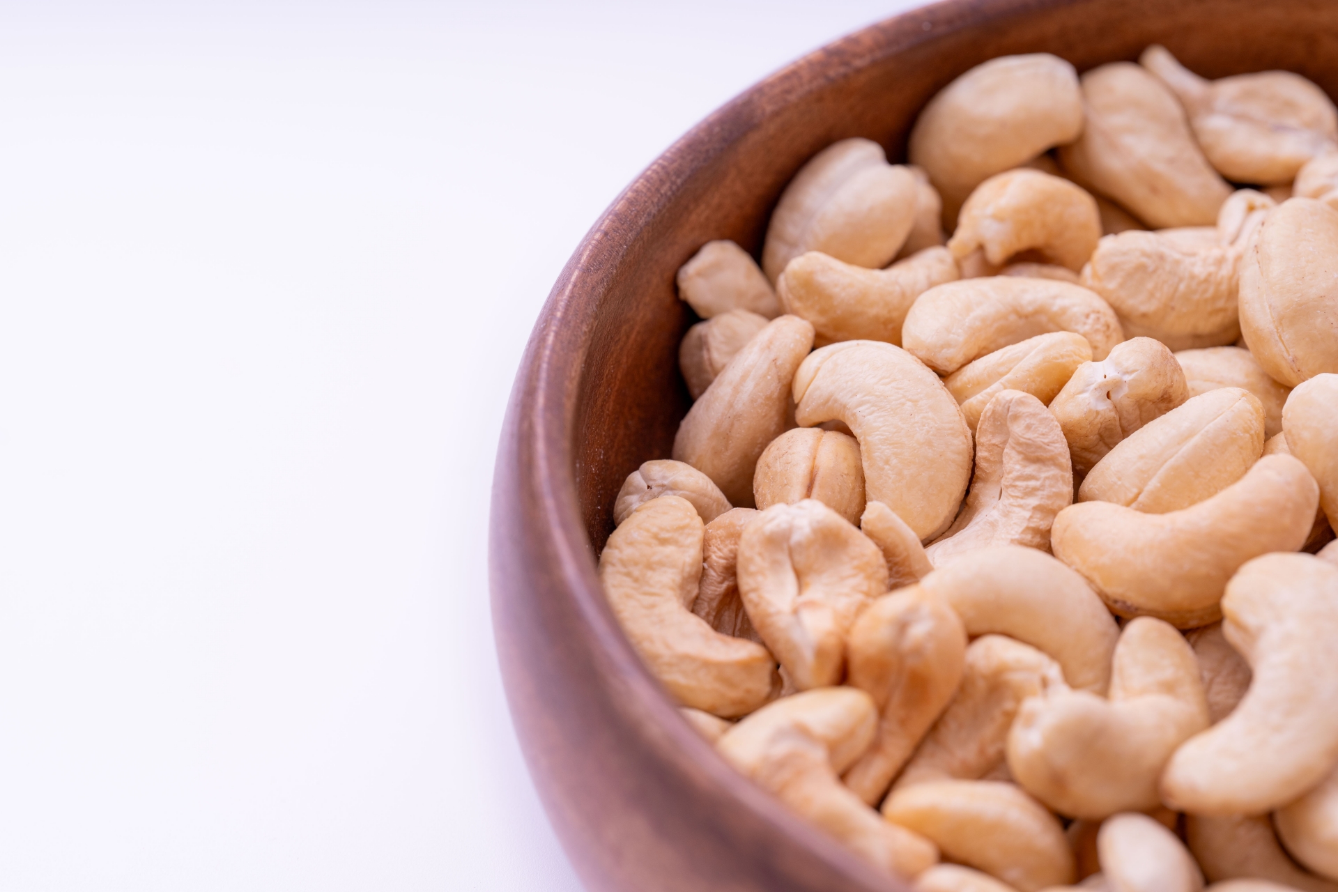 ベトナム土産の定番！カシューナッツの選び方完全ガイド｜おすすめ商品・値段・買い方を徹底解説 | VietScout（ベトスカウト）